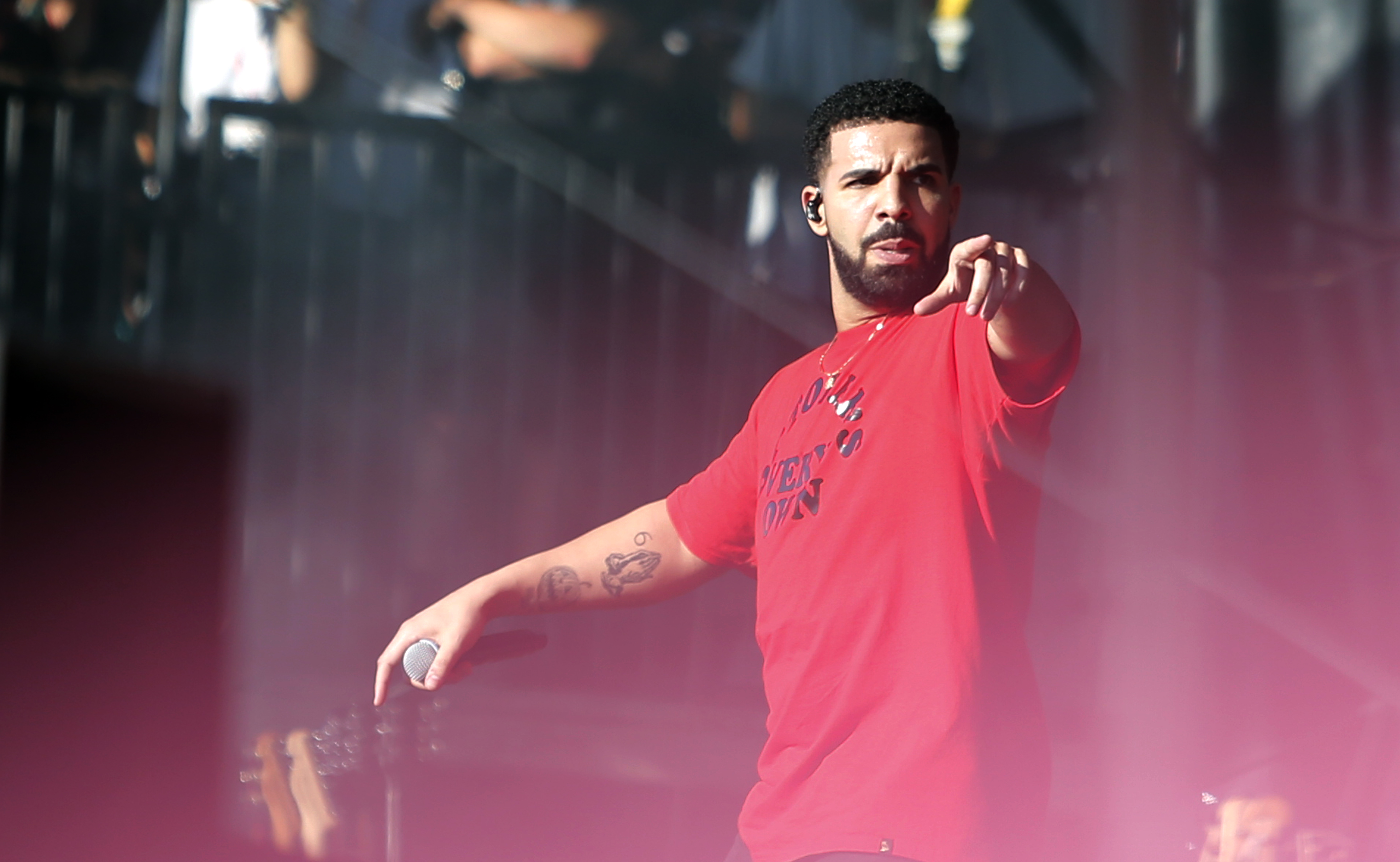 Drake Pays Ninja $5,000 For Beating Him in Fortnite