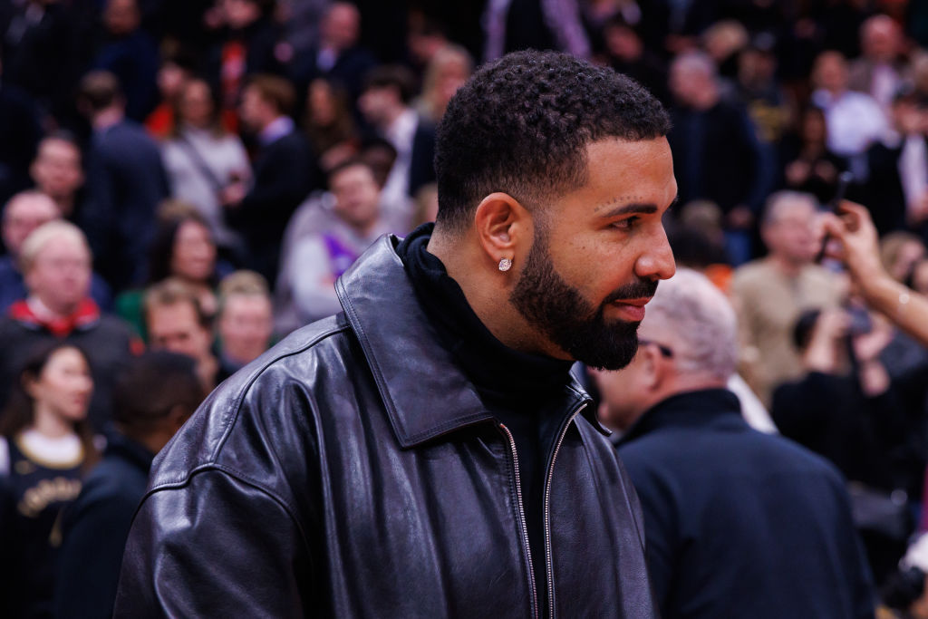 Drake Shows Off His Renovated Plane, Social Media Cries In Broke