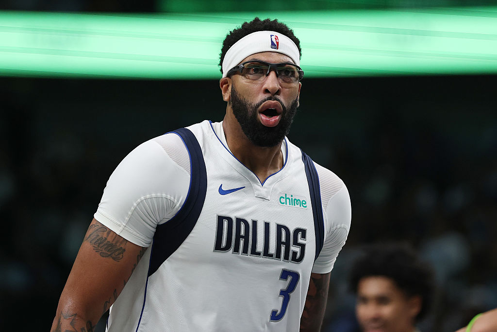 Anthony Davis Labeled "Chunky" After Bulking Up